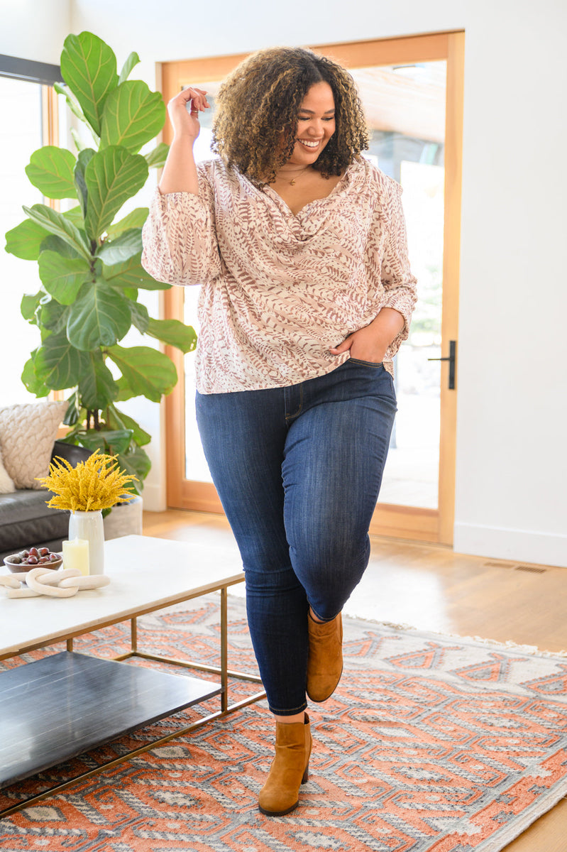 Georgia Back Yoke Skinny Jeans with Phone Pocket – Sophia Rae Boutique